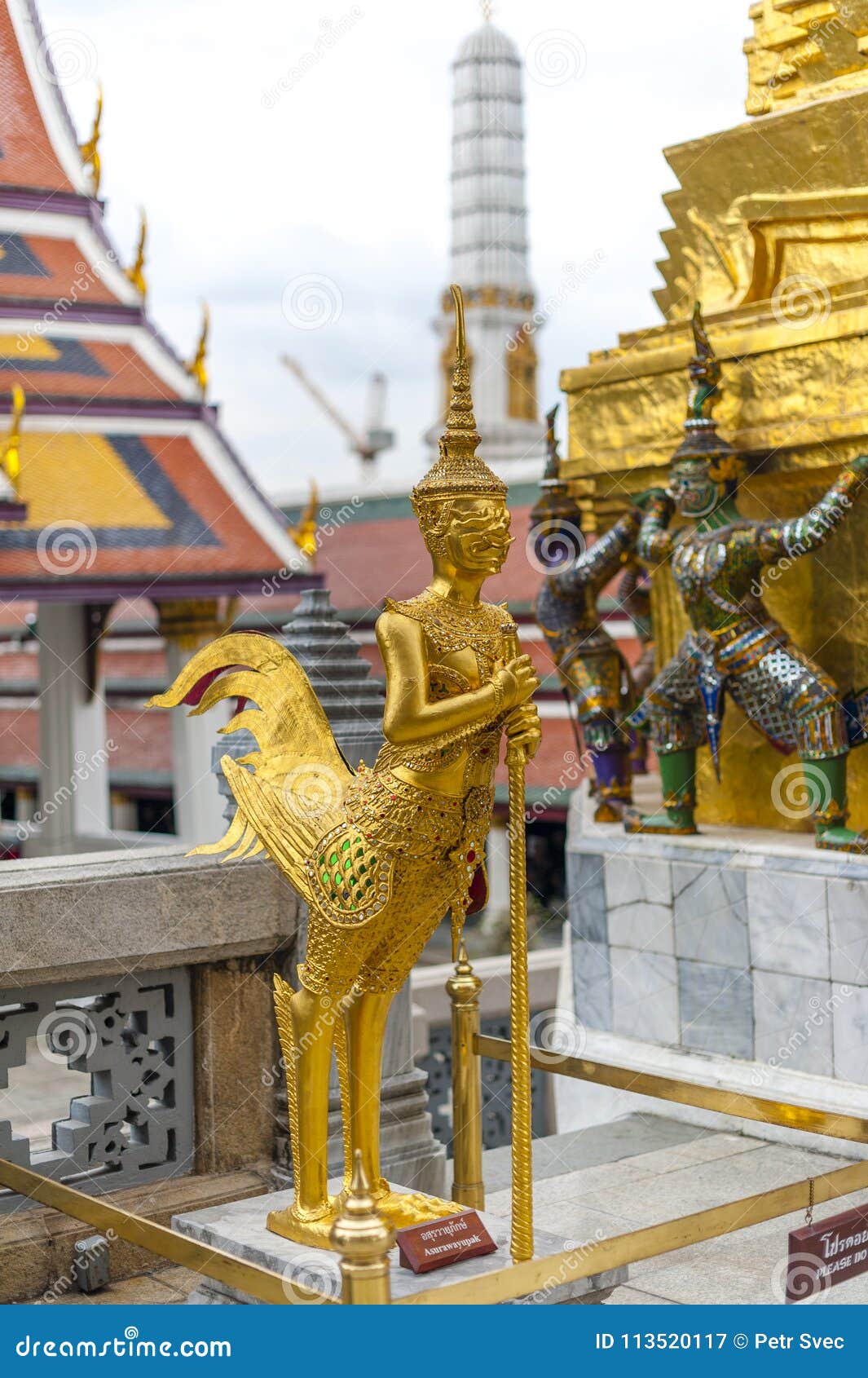 Golden Kinnara Statue in Wat Phra Kaew Editorial Photography - Image of ... Golden Kinnara Statue in Wat Phra Kaew Editorial Photography - Image of ...