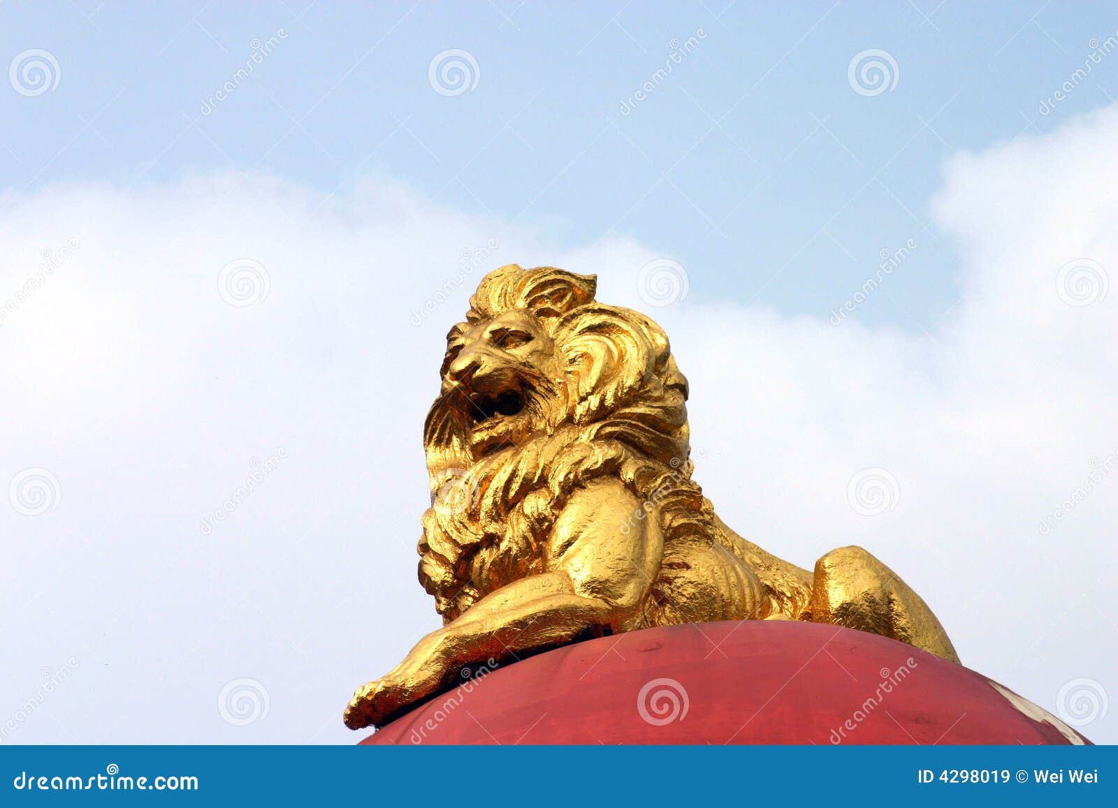 Golden lion statue stock image. Image of mane, space, statue - 4298019
