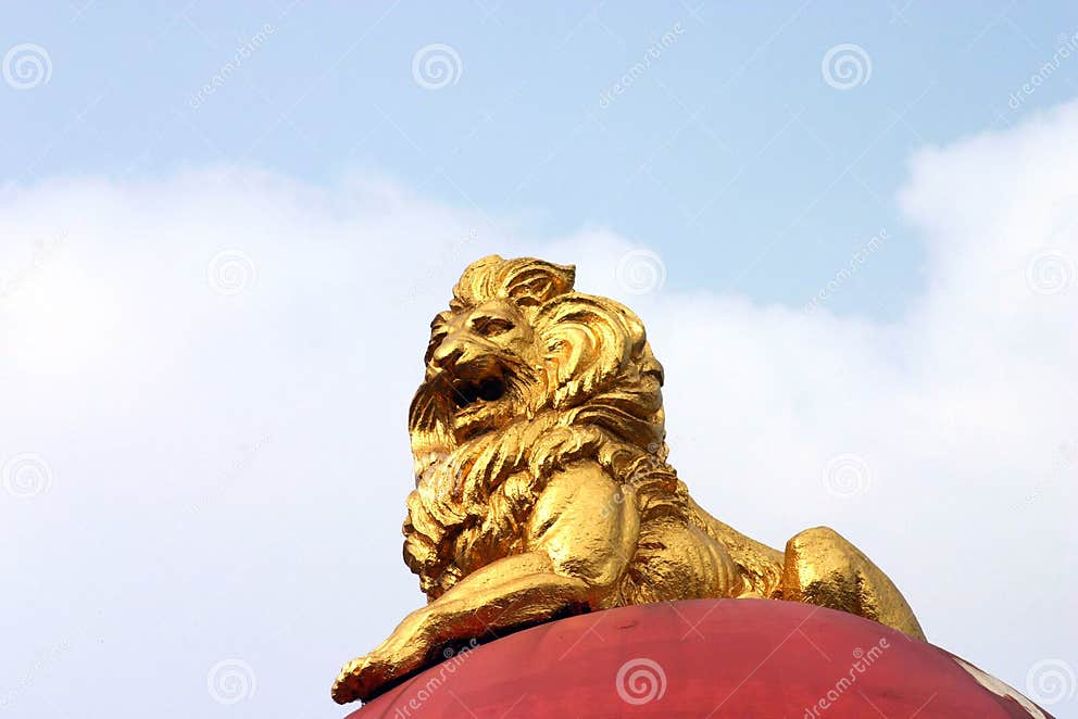 Golden lion statue stock image. Image of mane, space, statue - 4298019