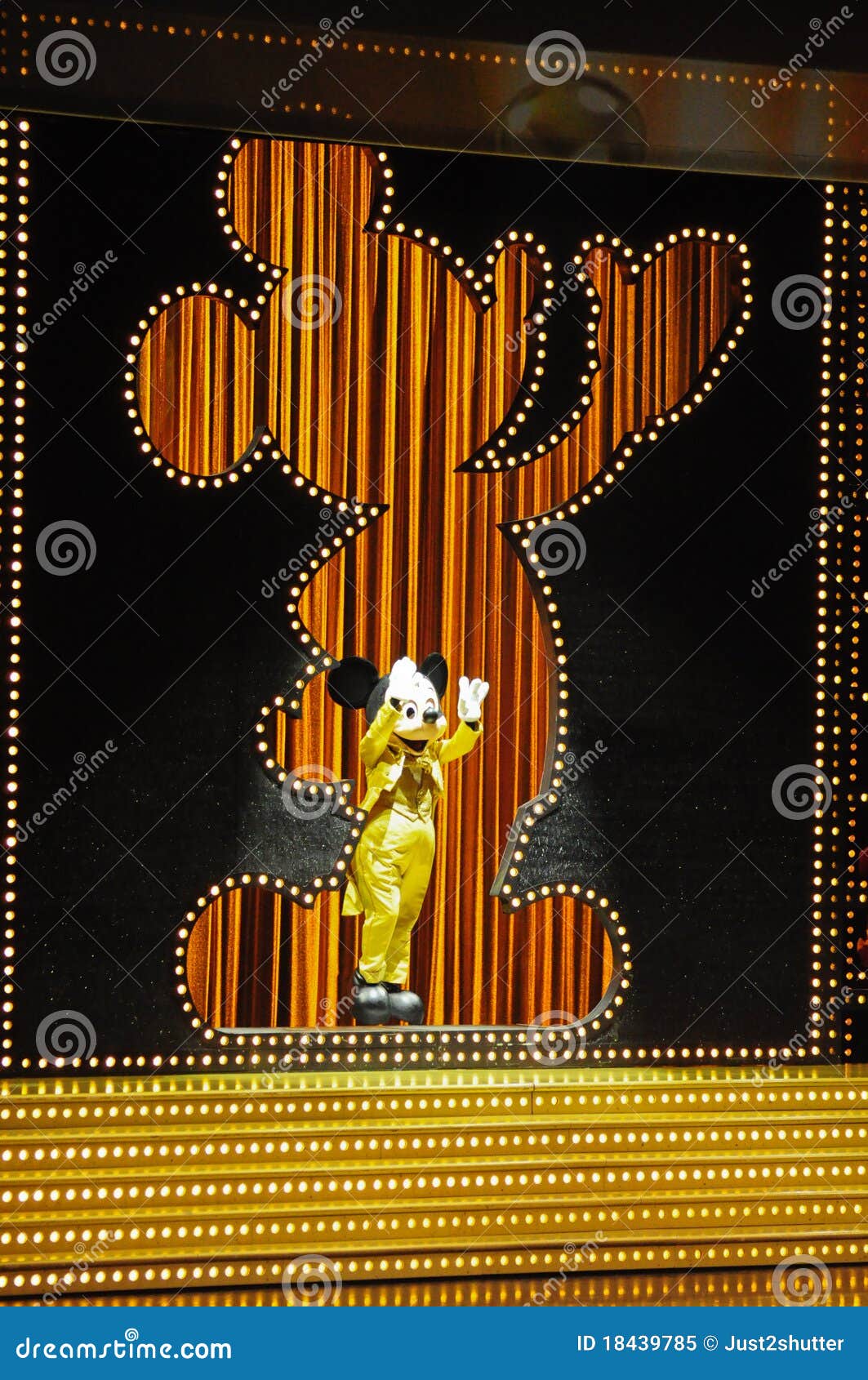 The Golden Micky Show editorial image. Image of clap - 18439785