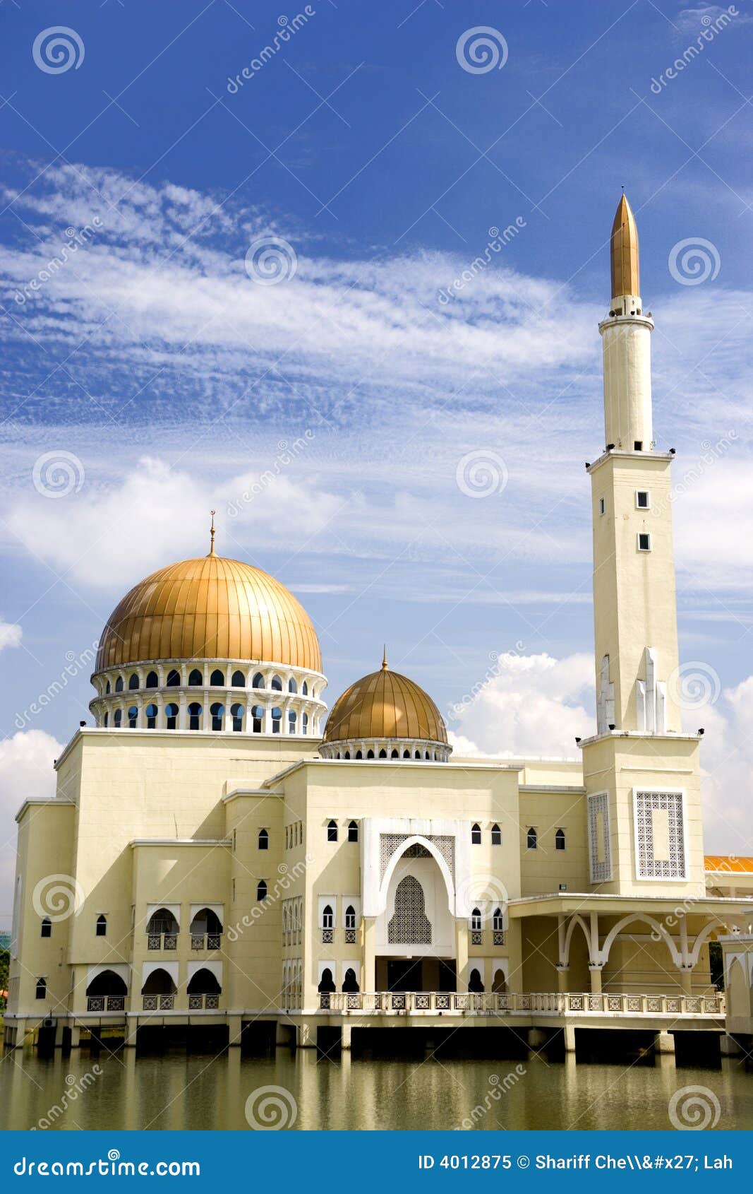 Golden Mosque stock image. Image of minaret, sanctuary - 4012875