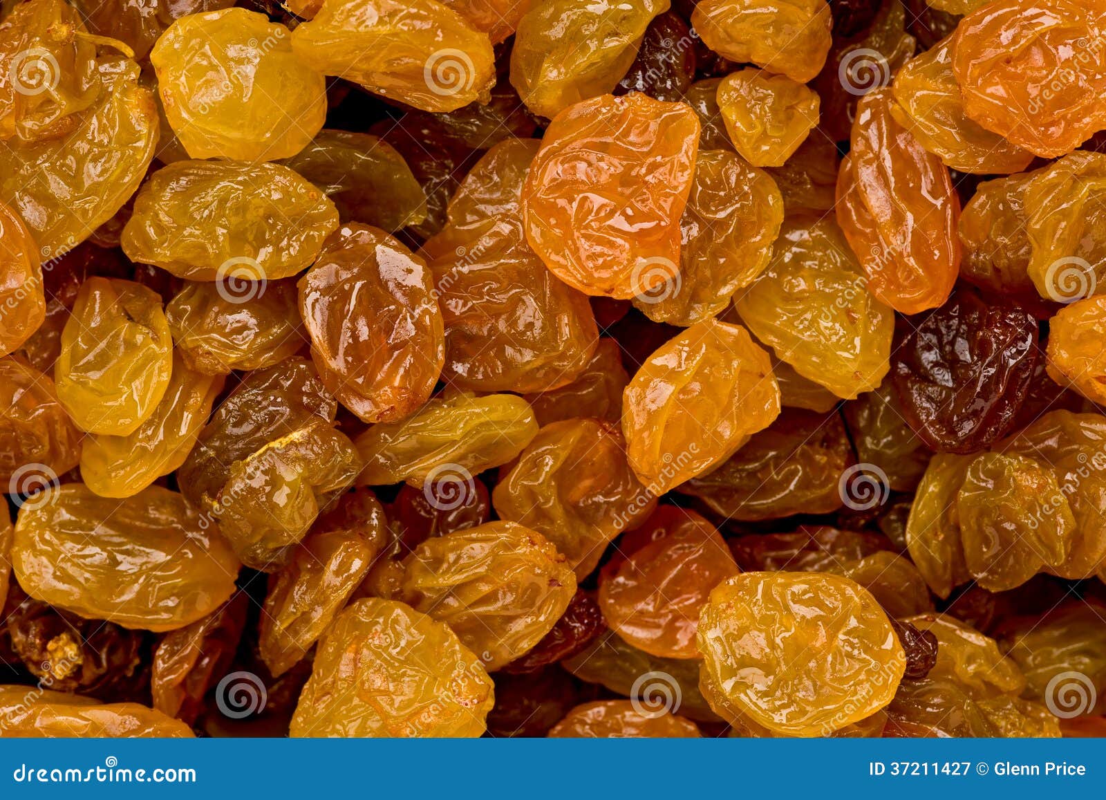 Golden Raisins stock image. Image of grapes, raisins - 37211427