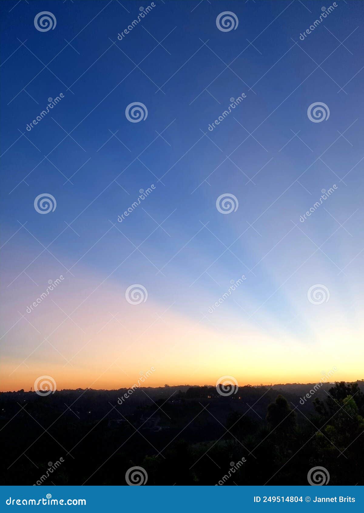 Golden Skyline, Cloudless Sunset Stock Photo - Image of ocean, dawn ...