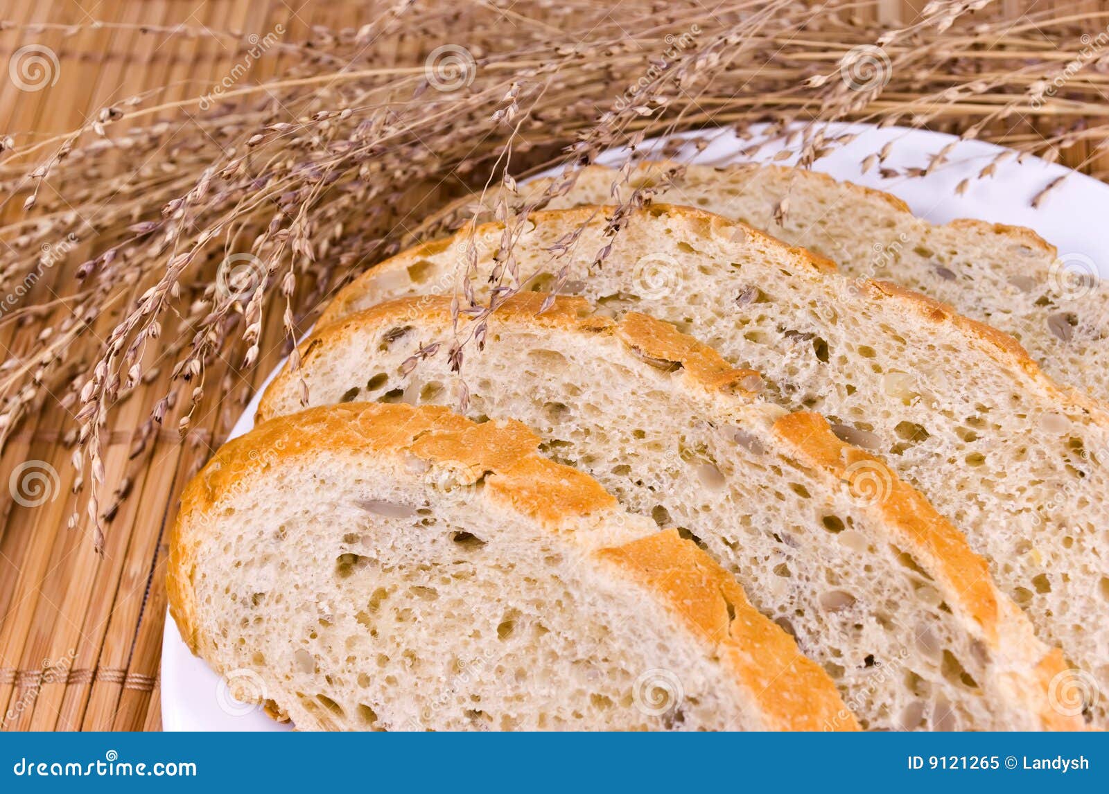 Golden sliced bread stock image. Image of nutrition, piece - 9121265