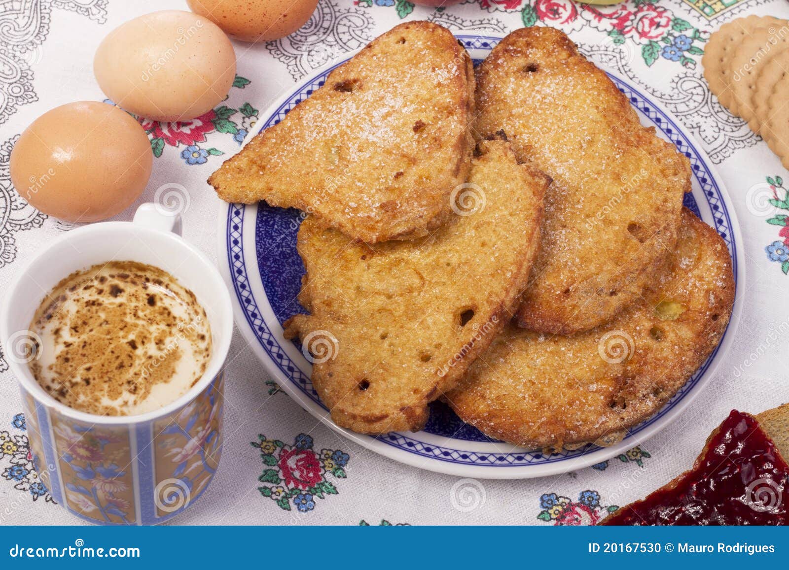 Golden slices of bread stock photo. Image of plate, food - 20167530