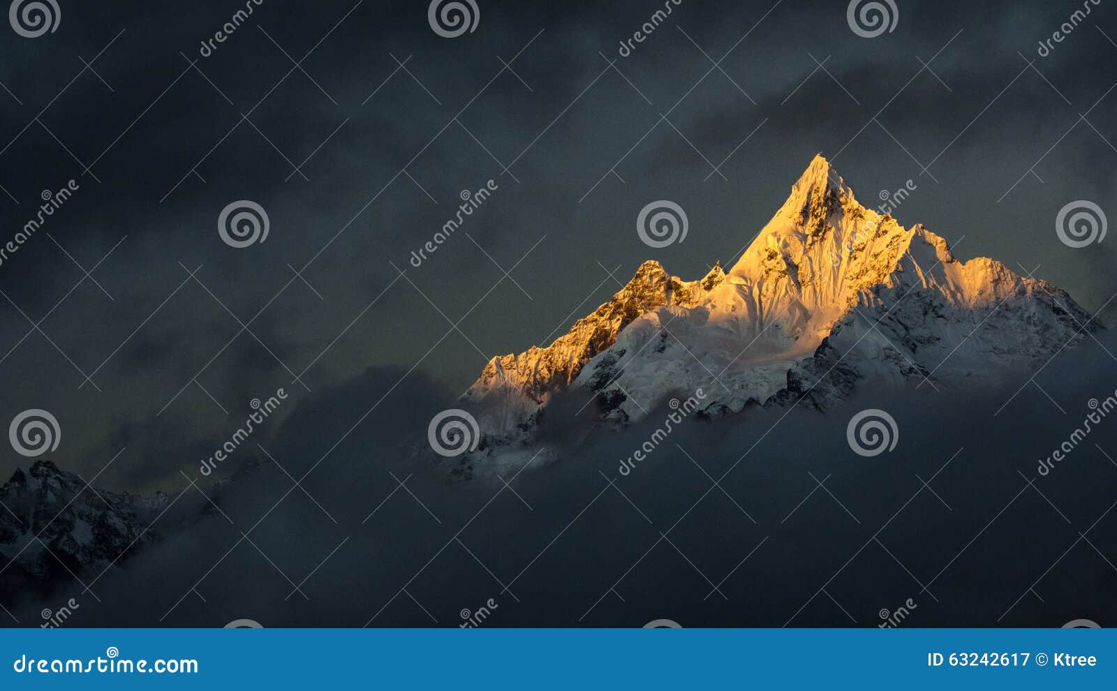 Golden Snow Mountain Sunset in Tibet Stock Image - Image of outdoor ...