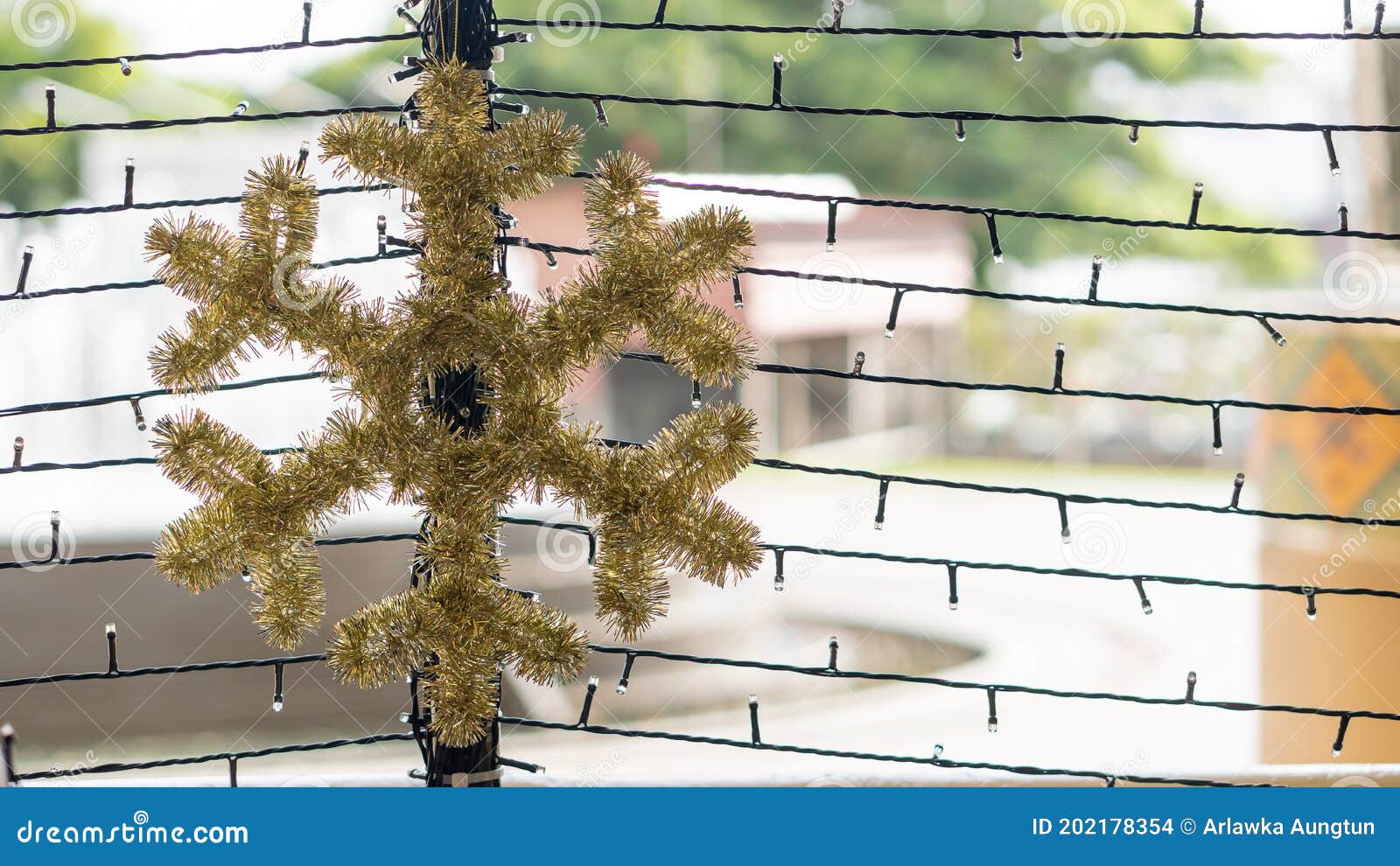 Golden Snowflake String Lights Vector Stock Photos - Free & Royalty ...