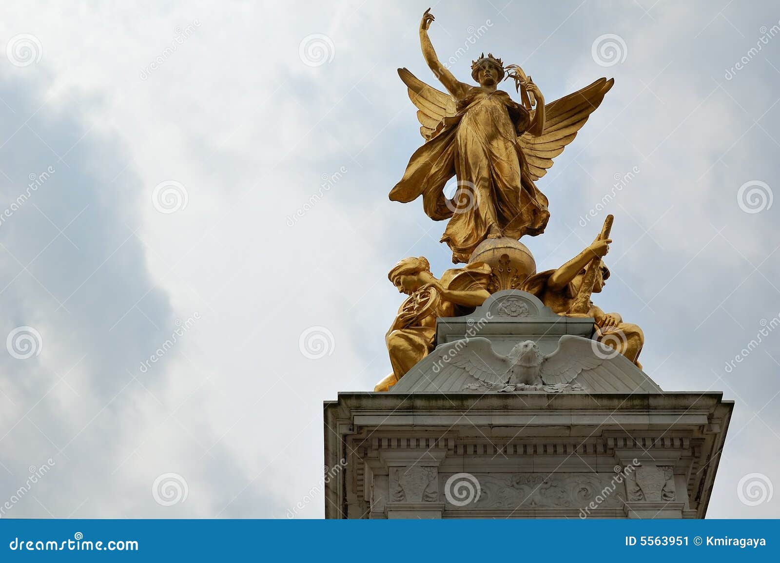 Golden Statue of a Winged Woman Stock Image - Image of buckingham ...