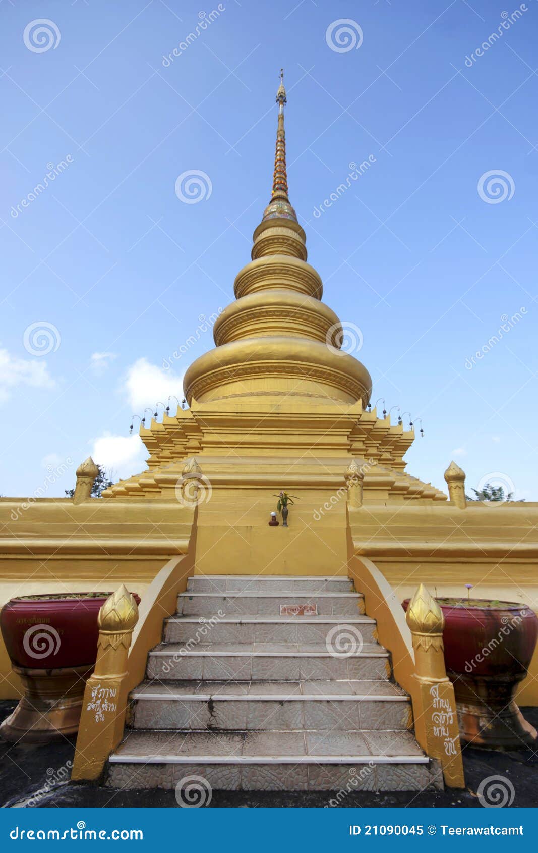 Golden stupa or jedi Thai stock image. Image of roof - 21090045