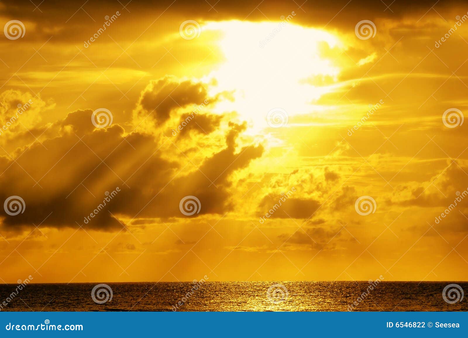 Golden Sunlight through Clouds Stock Photo - Image of cloud, shine: 6546822