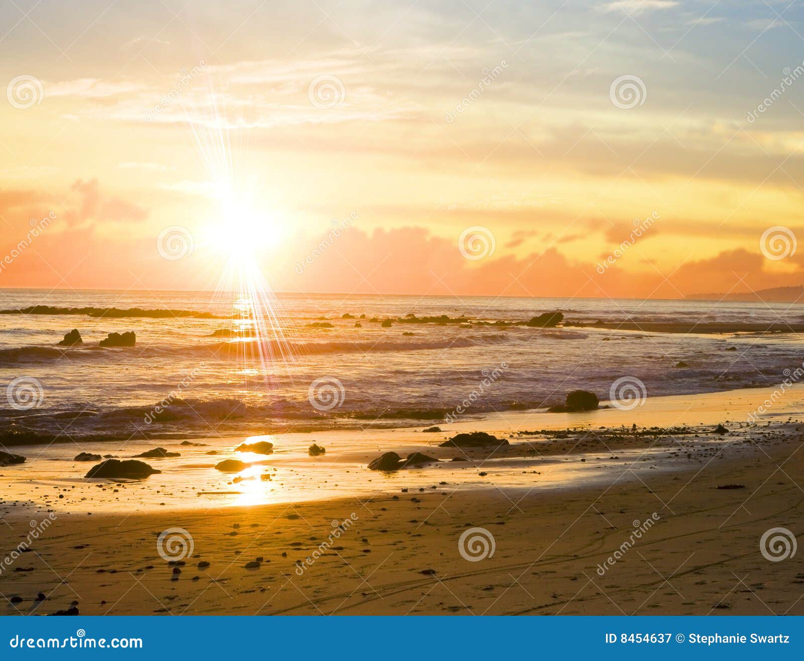 Golden sunset stock image. Image of shine, evening, heavenly - 8454637