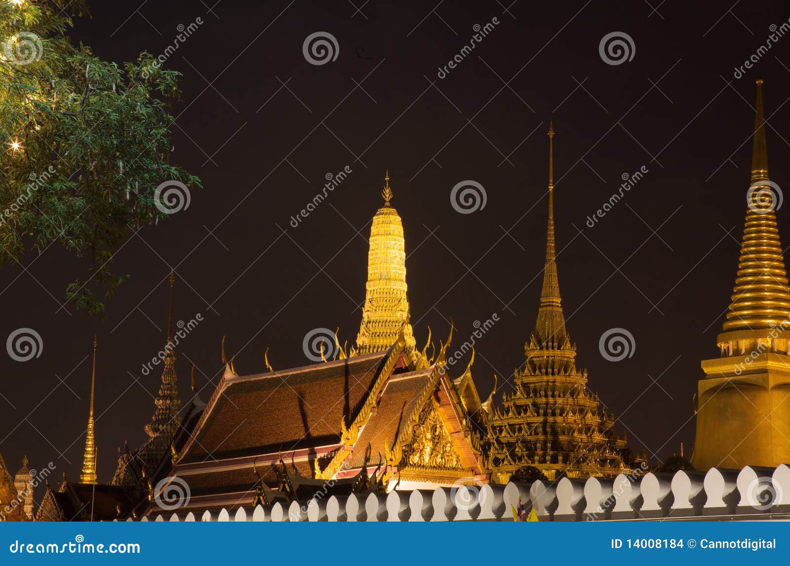 The Golden Temple at Night. Stock Photo - Image of pagoda, architecture ...