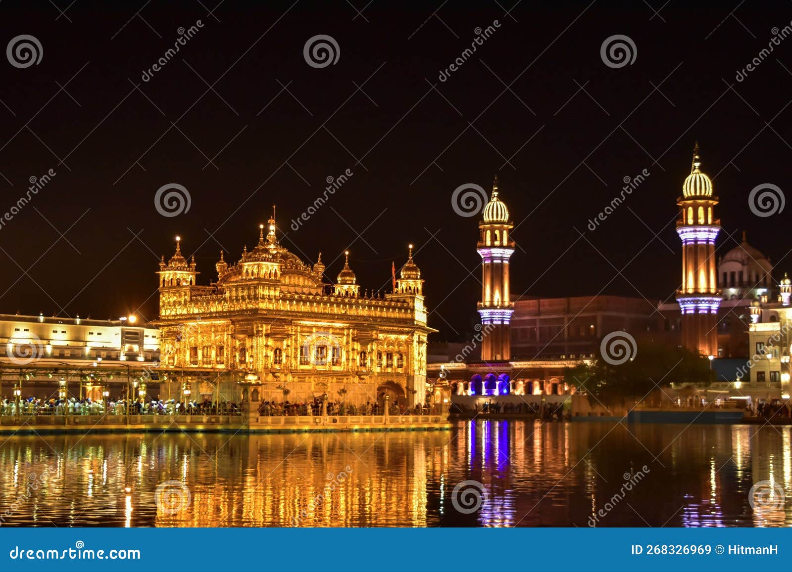 Golden temple at night editorial stock image. Image of india - 268326969