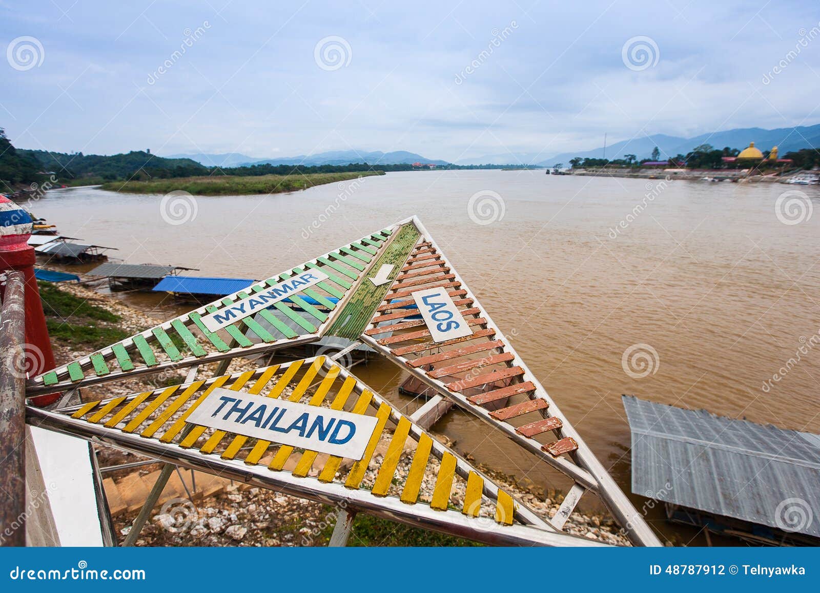 Golden Triangle - the Border of Thailand, Burma and Laos Foto de ...