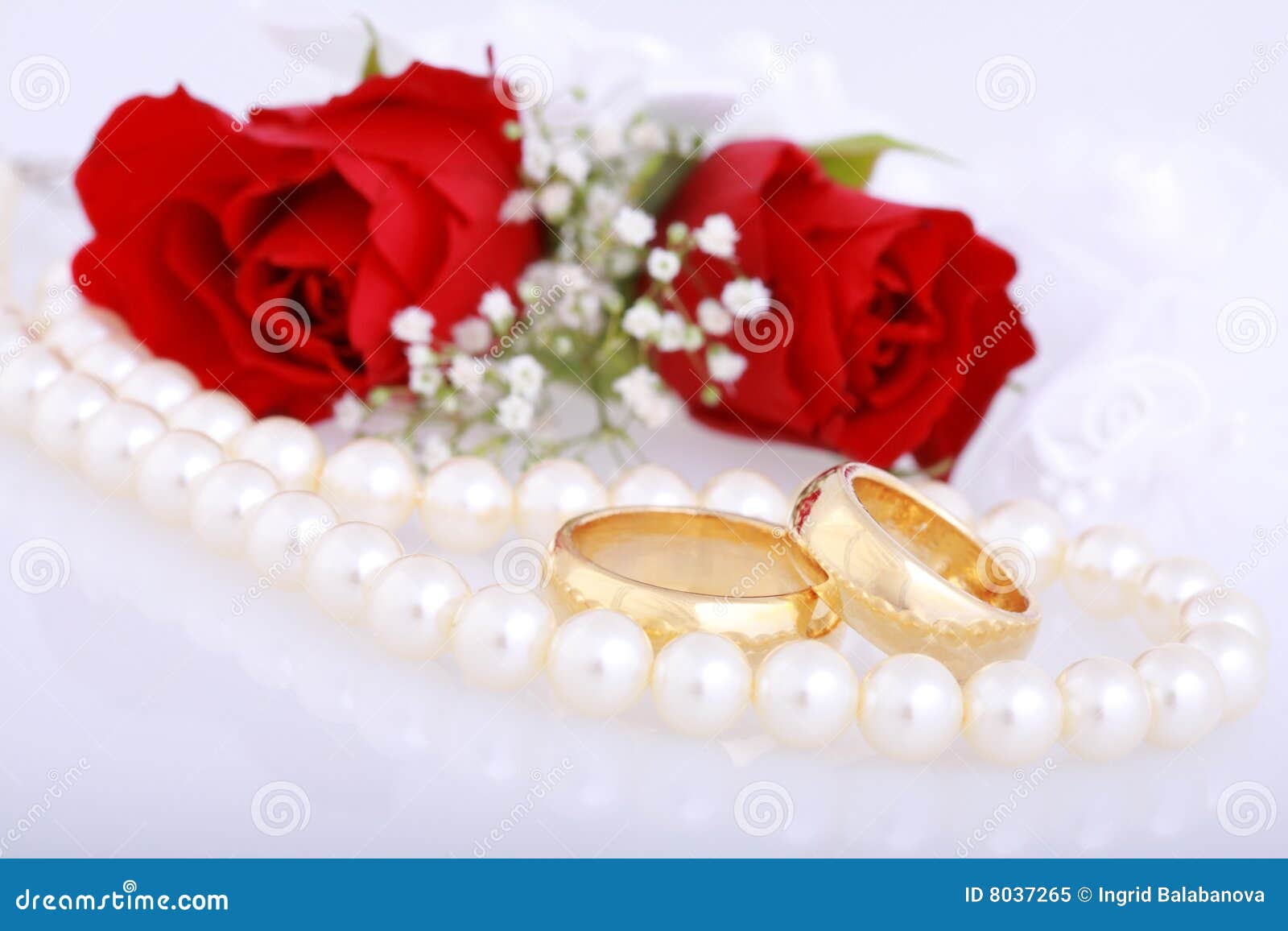 Golden Wedding Rings In The Beautiful Rustic Box With Flowers Inside ...