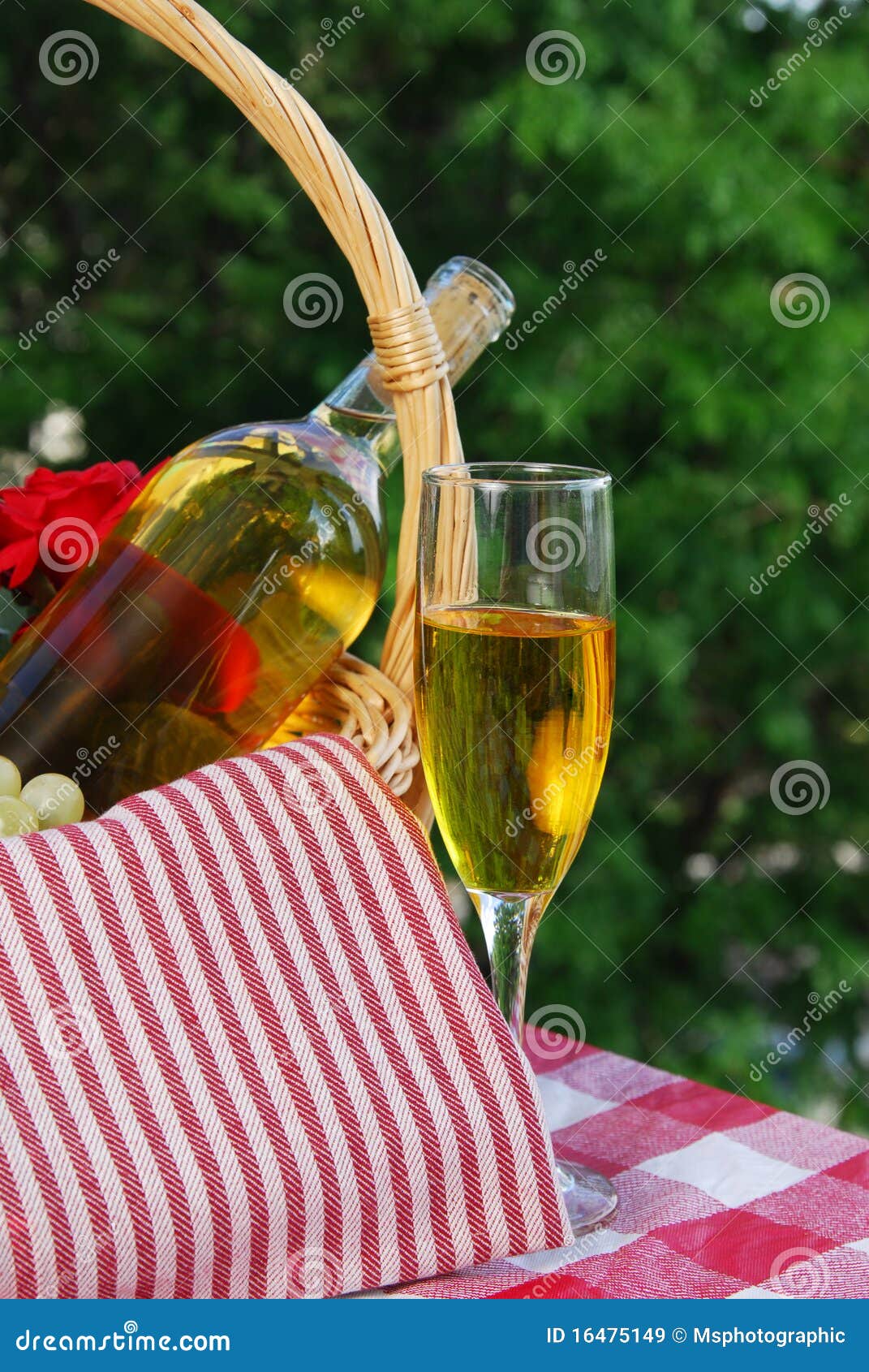 Golden wine stock image. Image of golden, alcoholic, beverage - 16475149