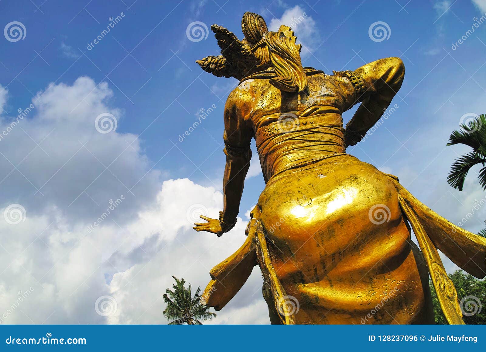 Goldene Statuen Im Blanco-Renaissance-Museum Redaktionelles Foto - Bild ...