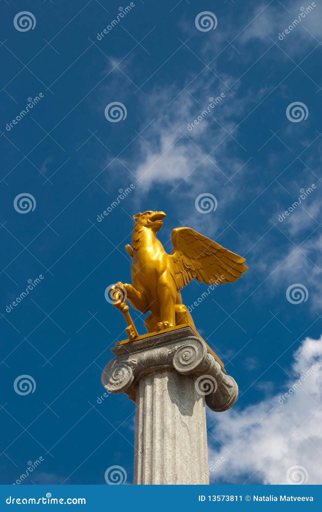 Goldener Greif stockbild. Bild von tier, kunst, krim - 13573811