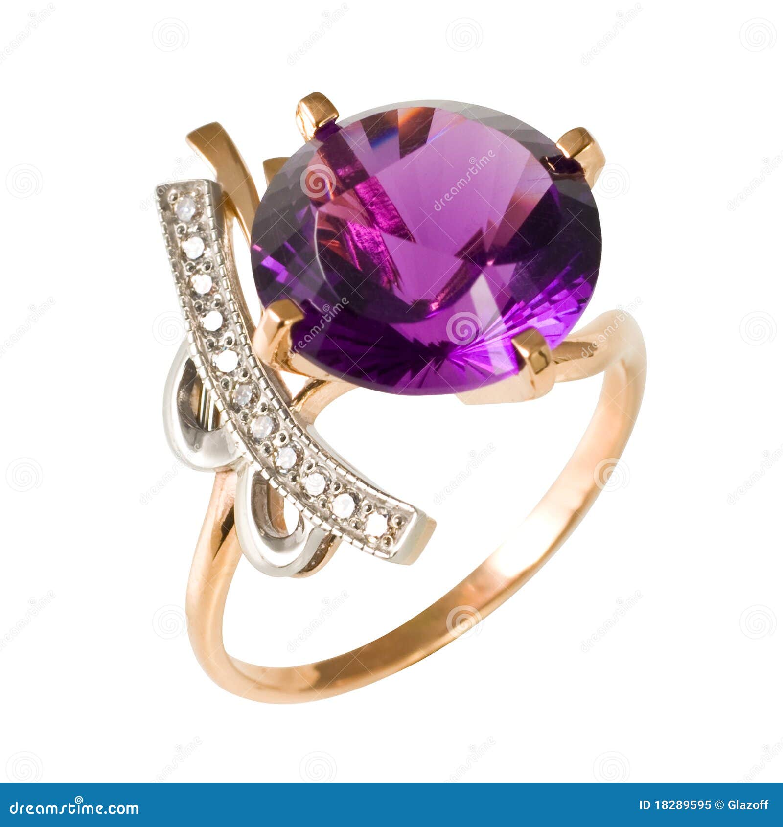 Goldener Ring mit Steinen stockbild. Bild von steine - 18289595