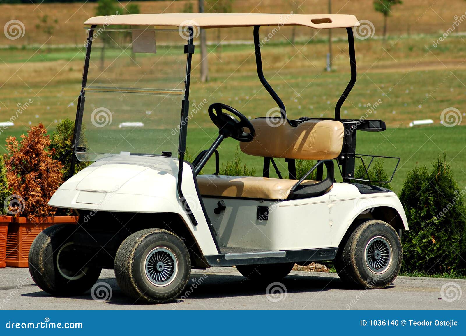 Golf car stock photo. Image of game, outdoor, golfer, ball - 1036140