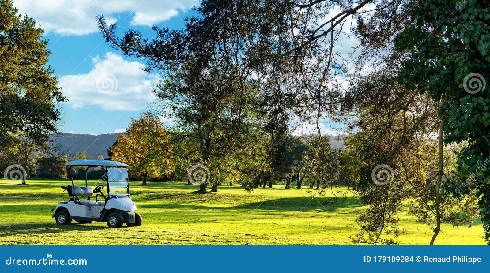 Golf Carts on a Golf Course Stock Photo - Image of golf, play: 179109284