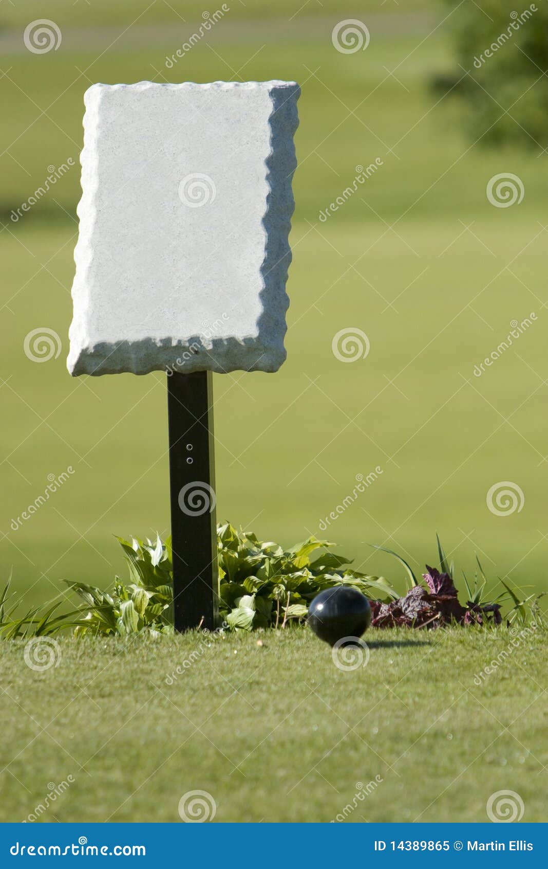 Golf Course Tee Identification Post Stock Image - Image of outdoor ...