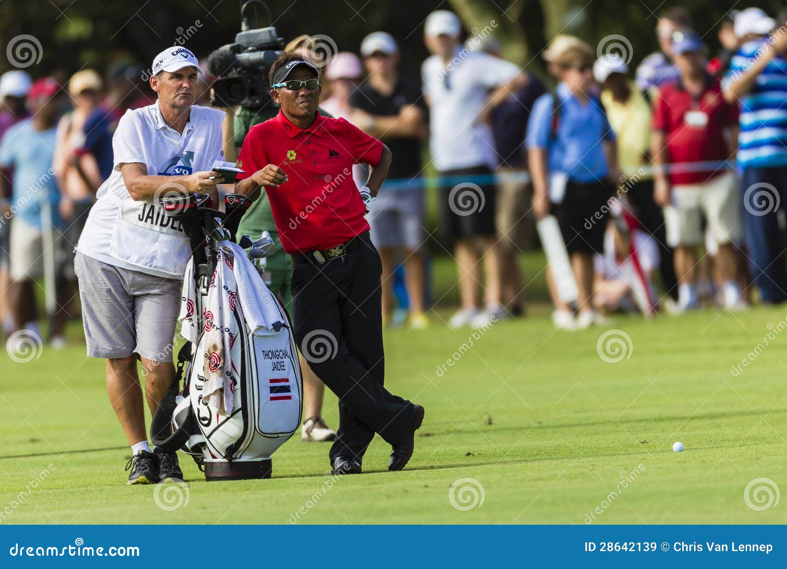 Golf Pro Jaidee Caddy editorial stock image. Image of umpire - 28642139