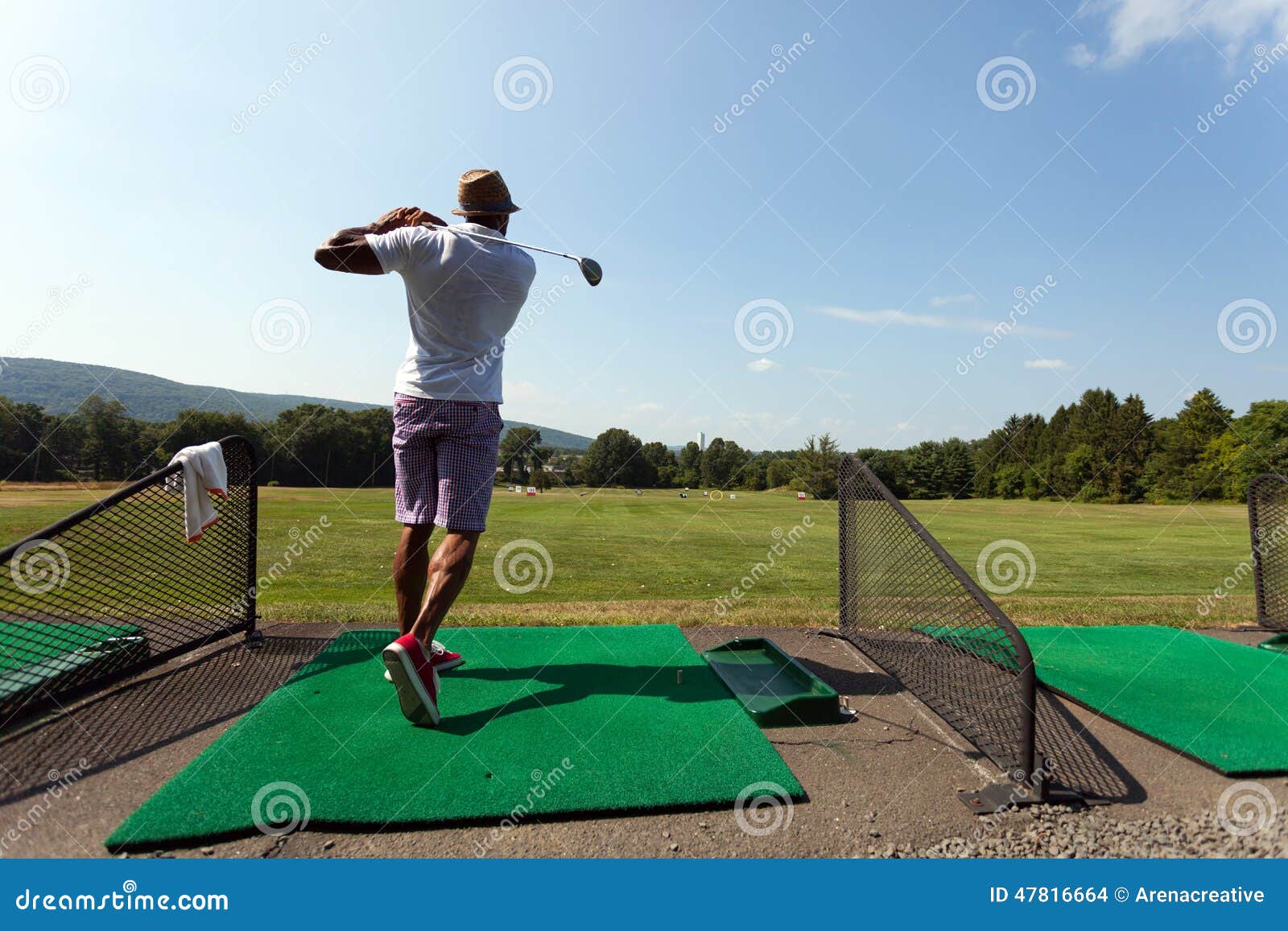 Golfer at the Driving Range Stock Photo - Image of fairway, drive: 47816664
