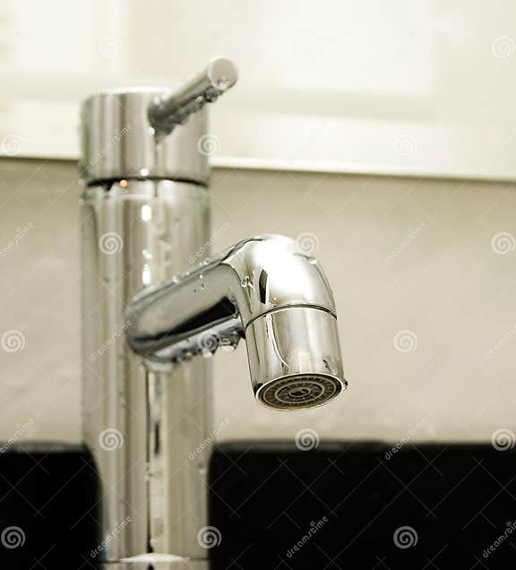 Golpecito de agua foto de archivo. Imagen de gota, golpecitos - 761678