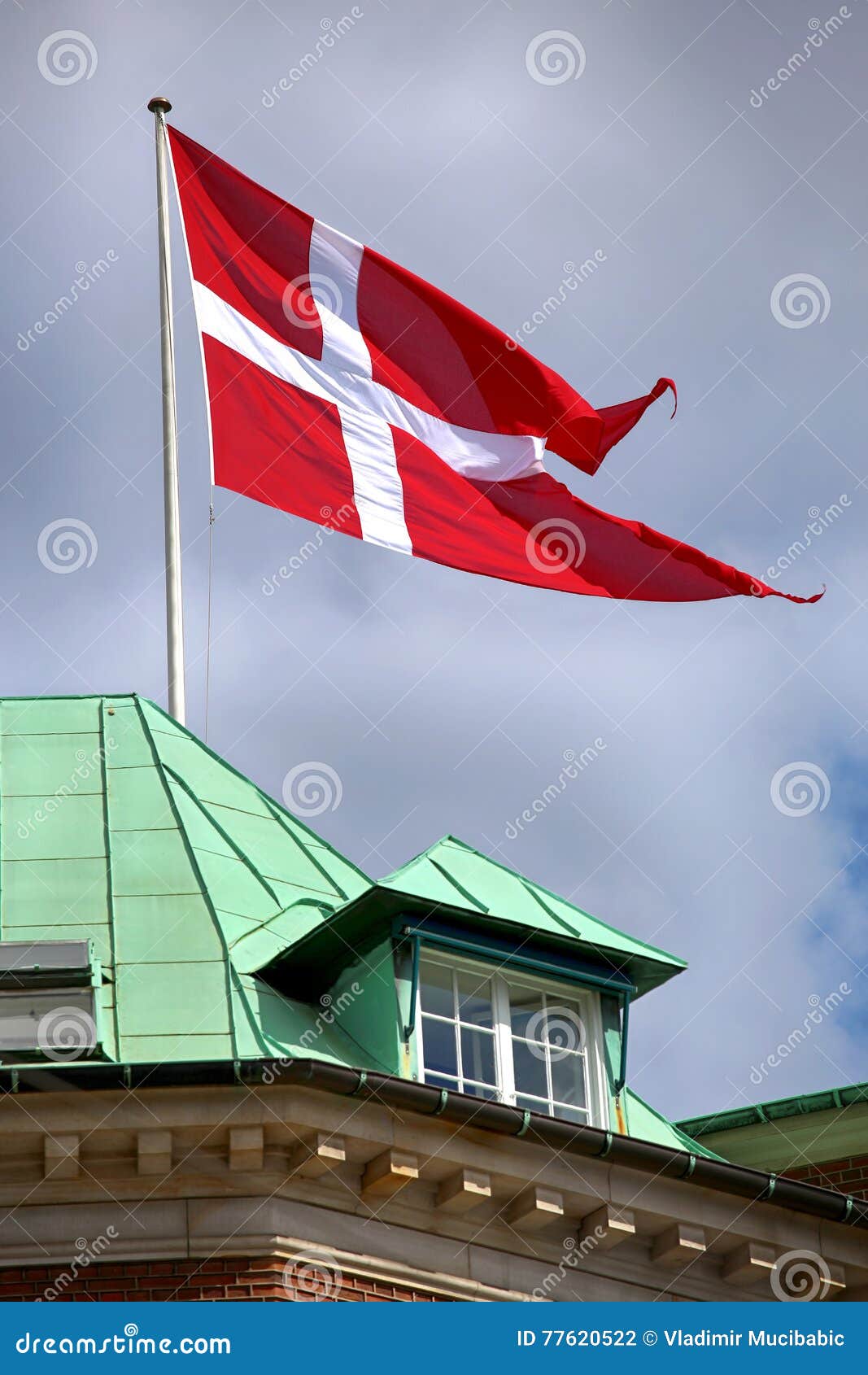 Golvende Deense Vlag, Kopenhagen, Denemarken Stock Foto - Image of ...