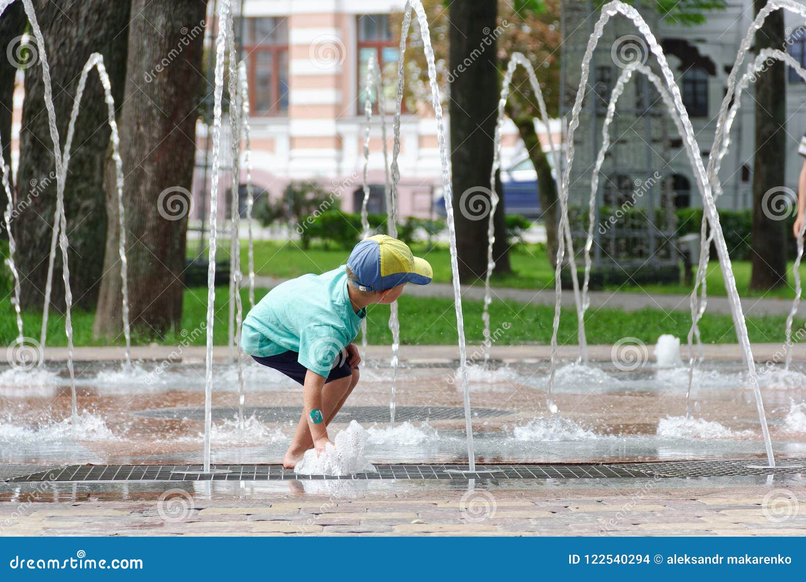 Gomel Weissrussland Kinder Die Im Brunnen Baden Quadrat Nachher