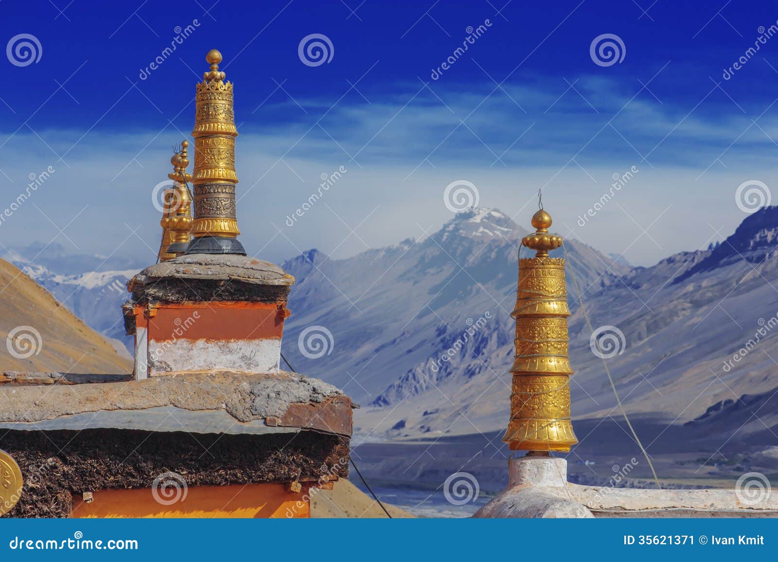 Gompa stock afbeelding. Image of cultuur, eerbied, boedha - 35621371