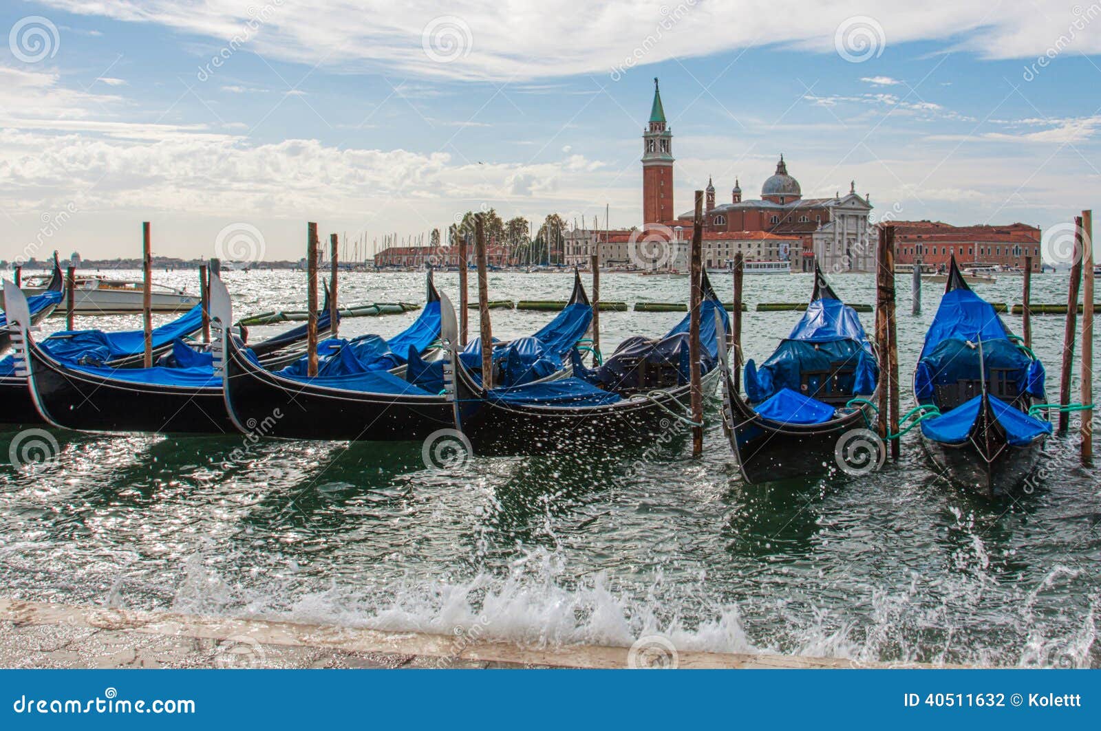 Gondeln in Venedig stockfoto. Bild von grenzstein, anlegestelle - 40511632