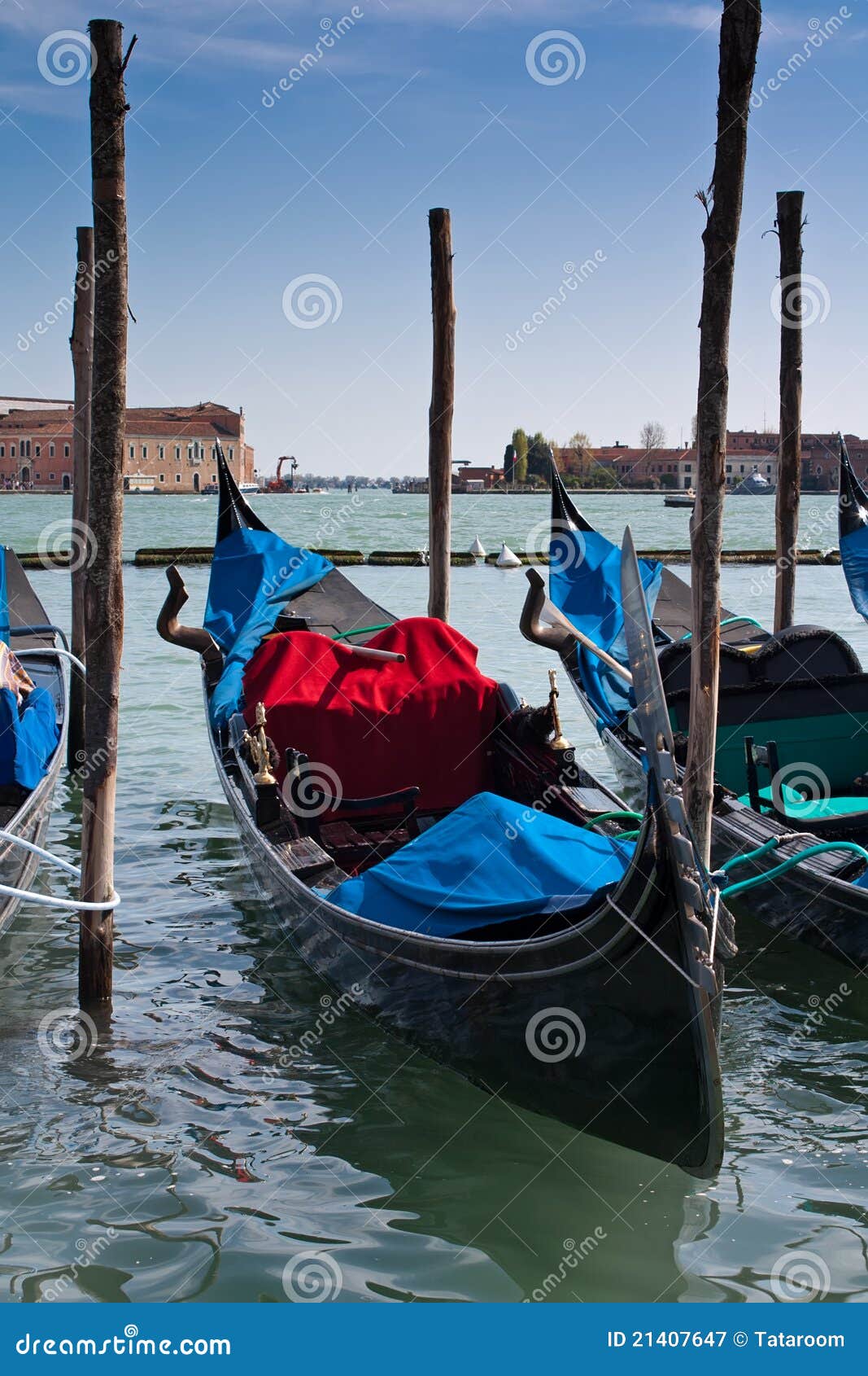 Gondels Op Meertros Dichtbij San Marco Stock Afbeelding - Image of ...