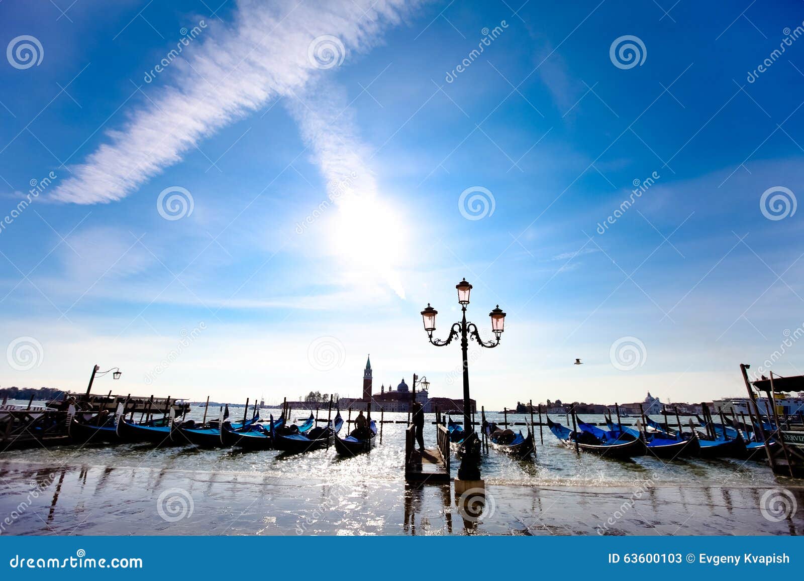 Gondola Parking at the Venice Waterfront Stock Image - Image of gandoli ...