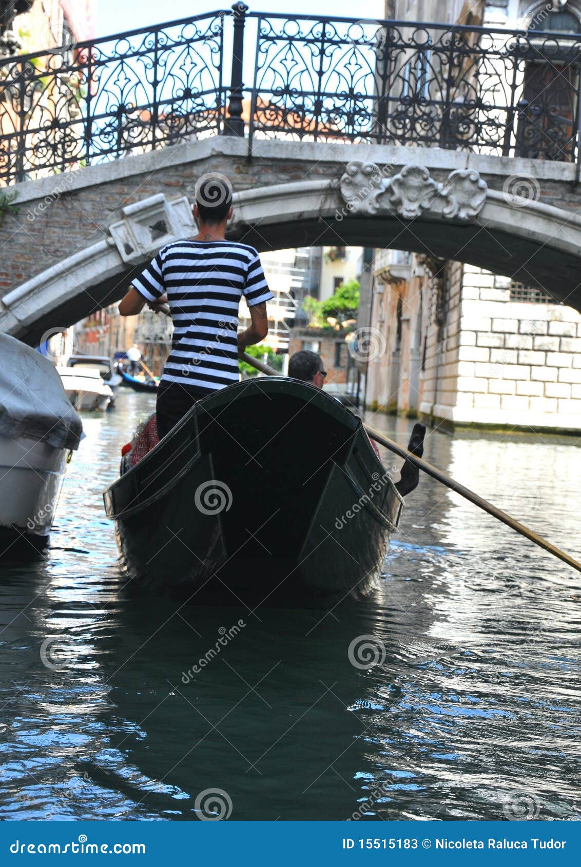 Gondolier in Venice , Italy Editorial Stock Photo - Image of famous ...