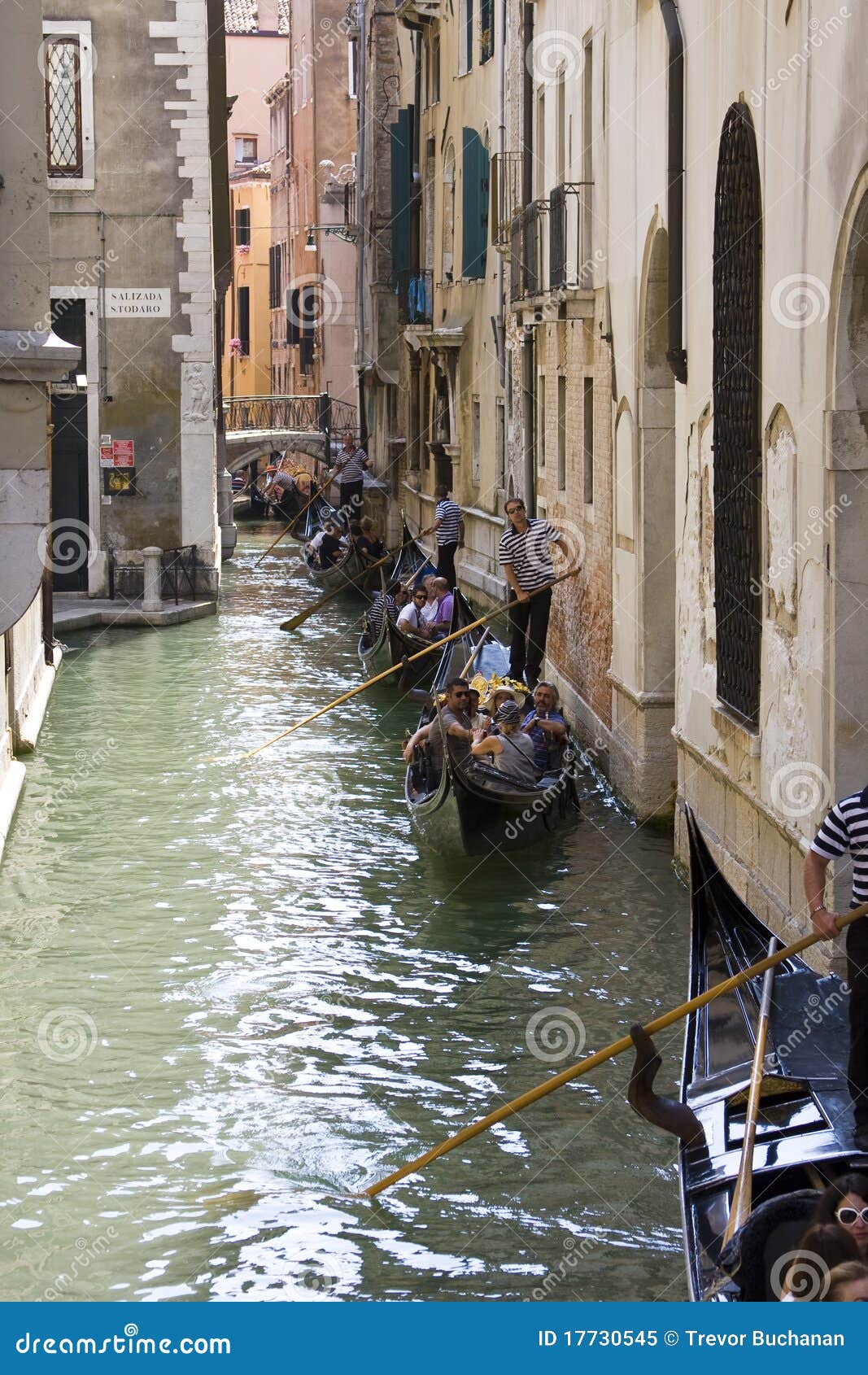 Gondoliers at Work in Venice Italy Editorial Image - Image of romantic ...
