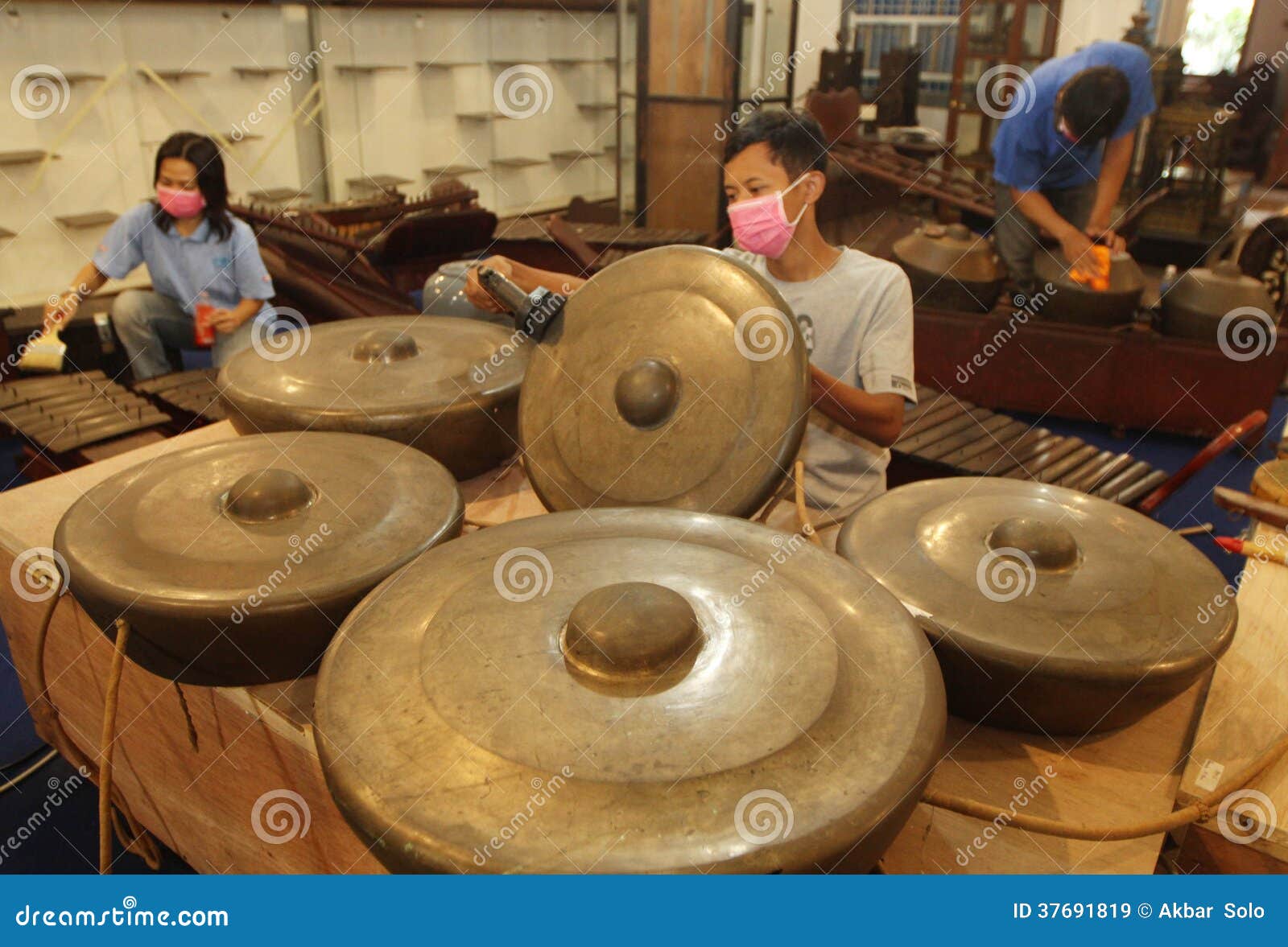 Gongo antiguo imagen de archivo editorial. Imagen de tradicional - 37691819