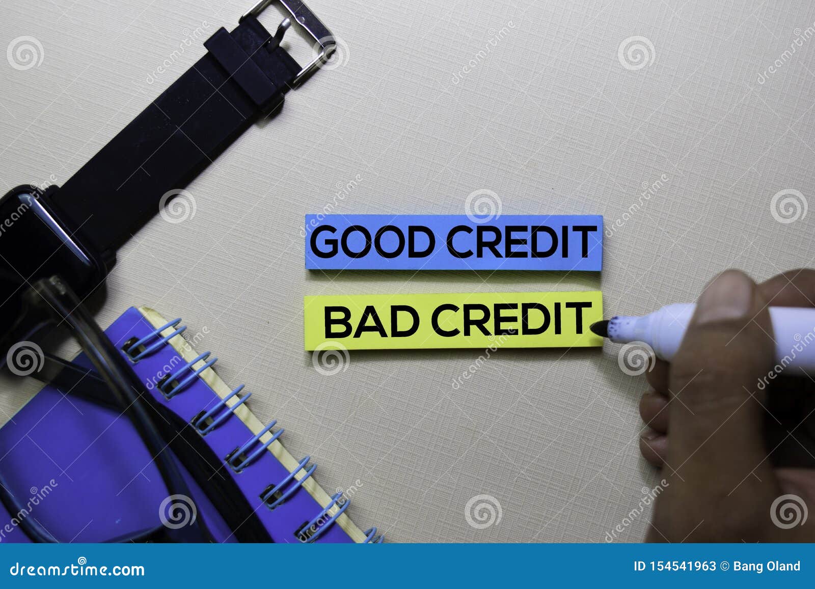 Good Credit or Bad Credit Text on Sticky Notes Isolated on Office Desk ...