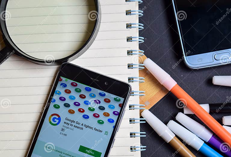 Google Go: a Lighter, Faster Way To Search App on Smartphone Screen ... Google Go: a Lighter, Faster Way To Search App on Smartphone Screen ...