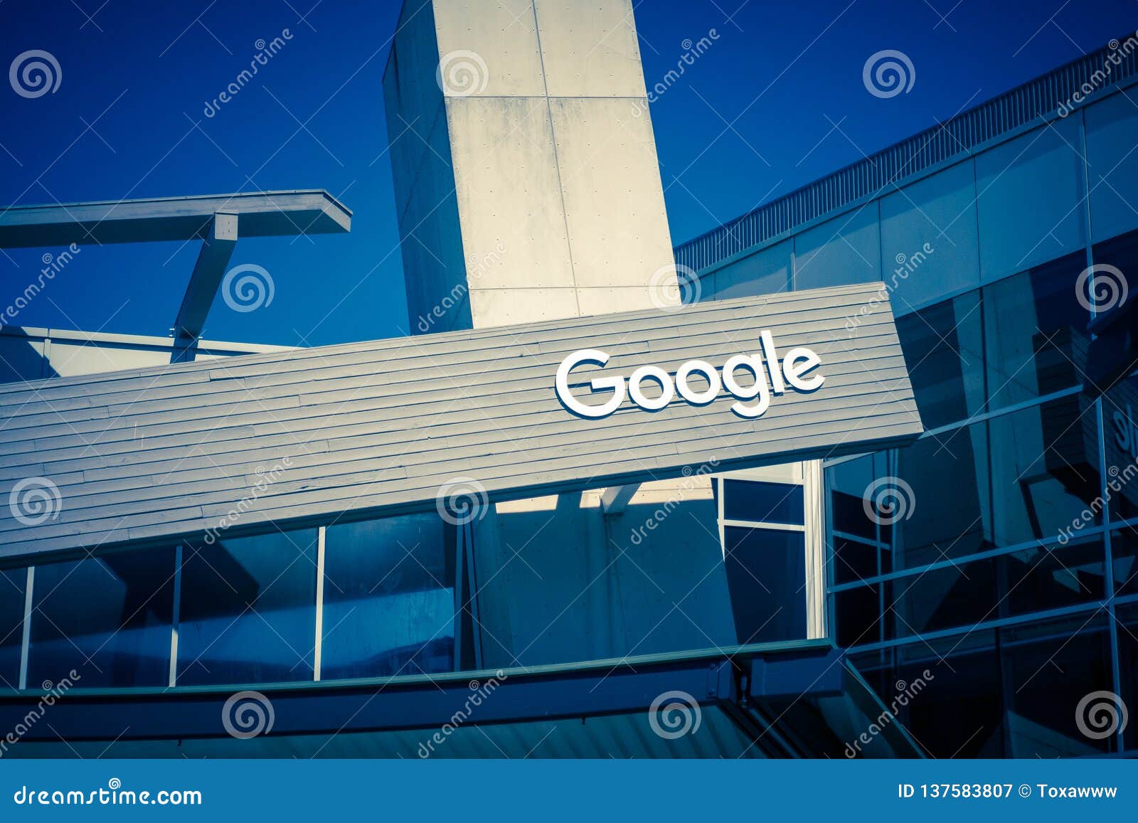 Google Logo at Googleplex Headquarters Main Office Editorial ...
