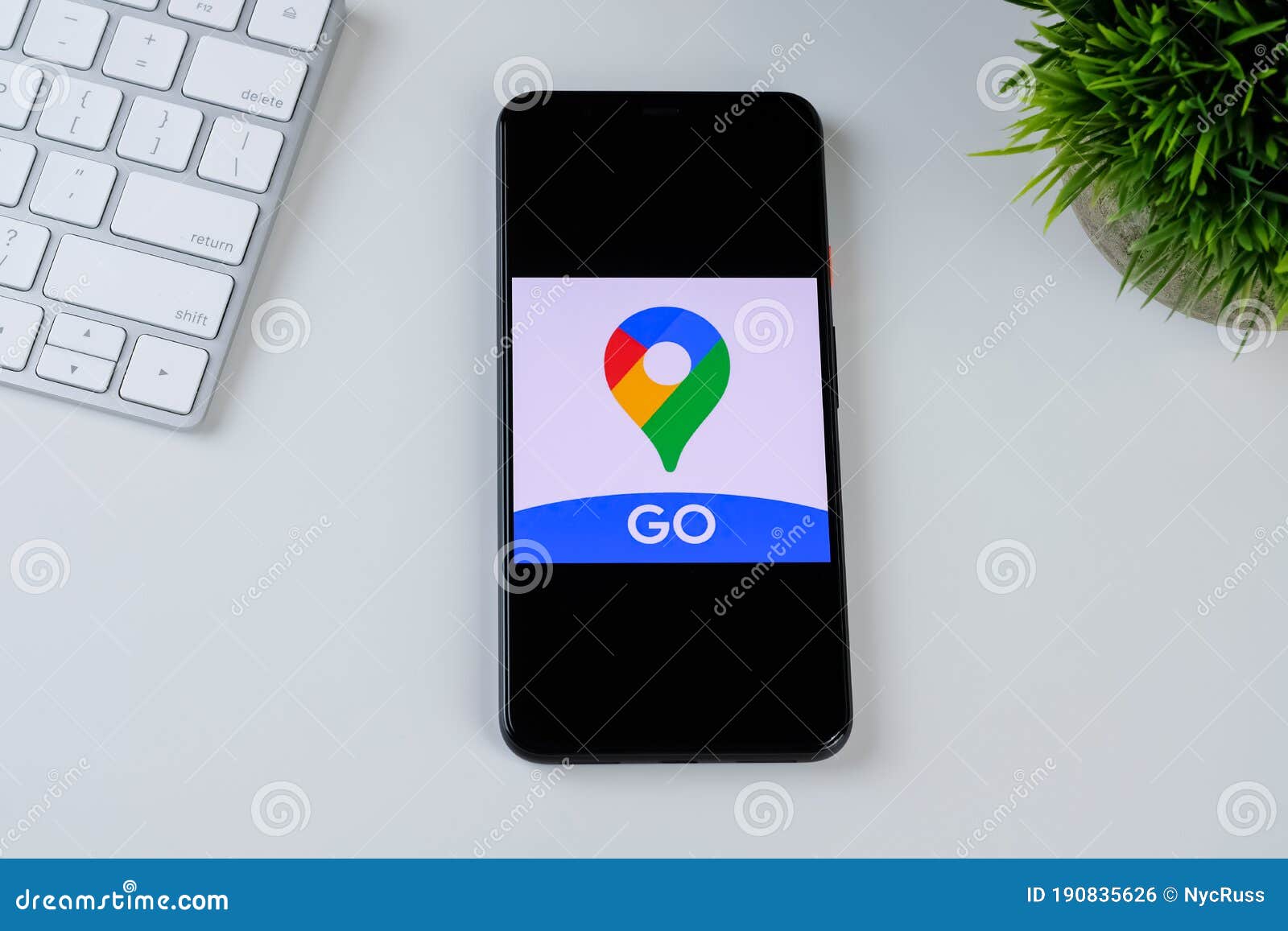 Google Maps Go App Logo on a Smartphone Screen. Editorial Photo - Image ...