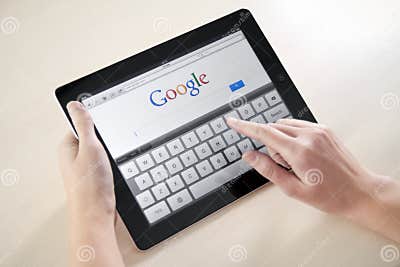 Google Search on Apple IPad2 Editorial Photography - Image of holding ...
