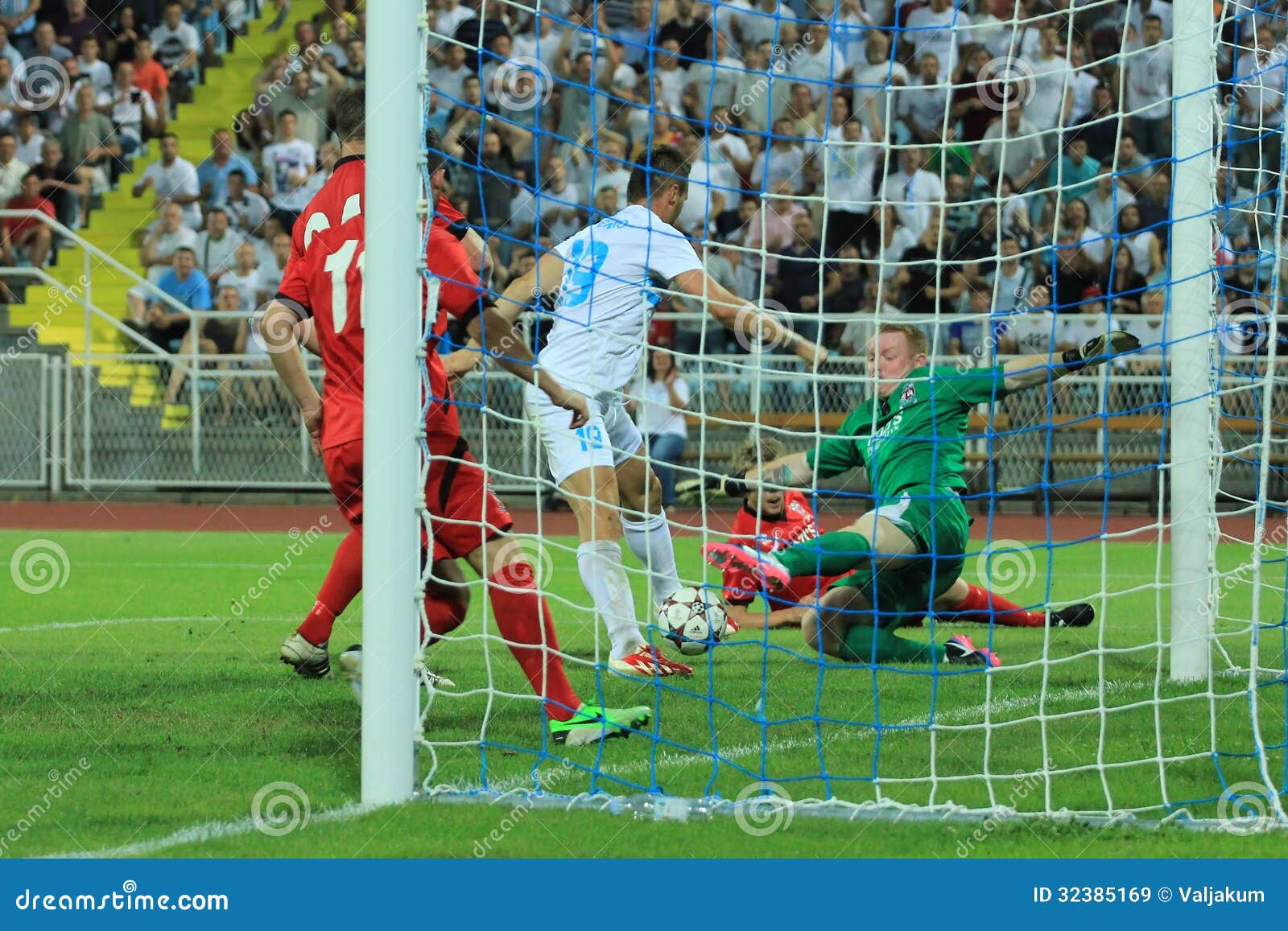 Gooool image stock éditorial. Image du zone, soccer, célébrez - 32385169