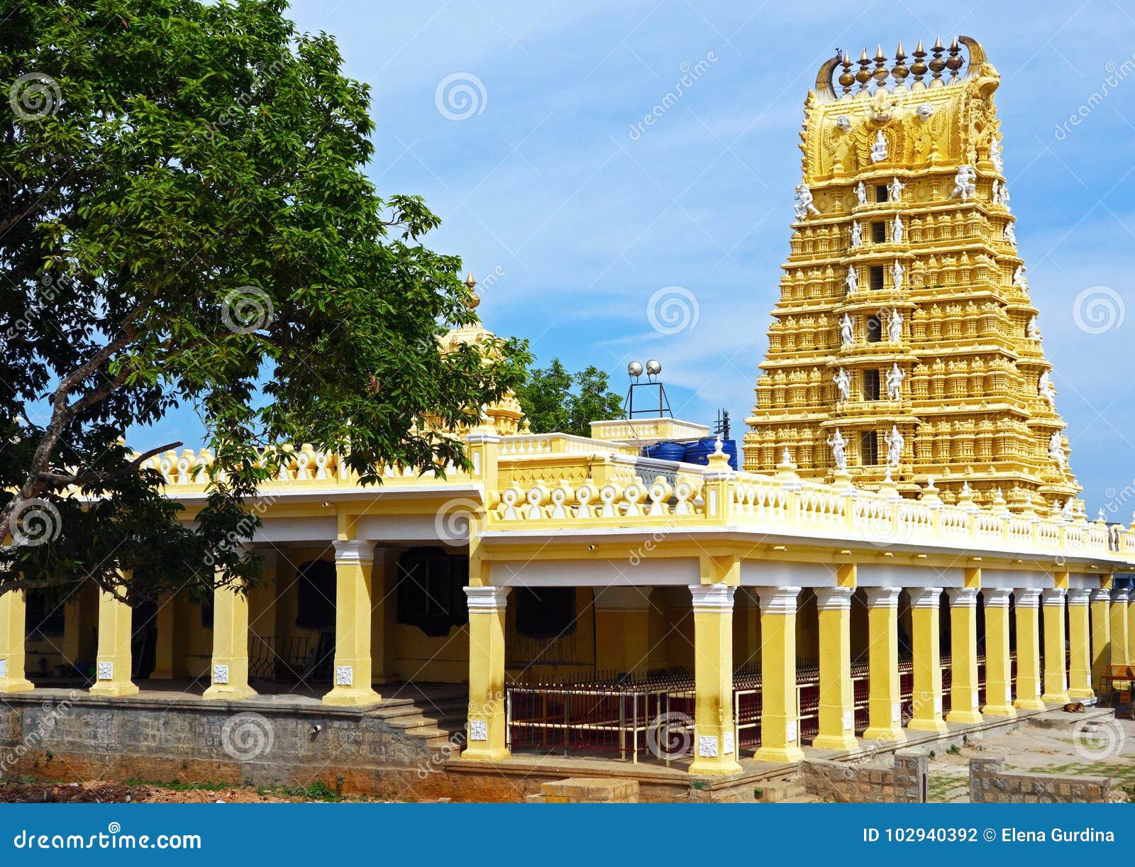 Gopuram of Shri Chamundeshwari Temple, Mysore Stock Photo - Image of ... Gopuram of Shri Chamundeshwari Temple, Mysore Stock Photo - Image of ...