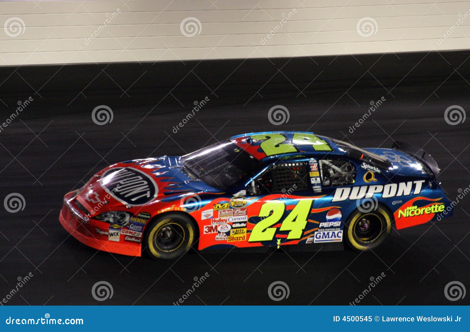 Gordon at Lowes Motor Speedway Editorial Image - Image of concord, gmac ...