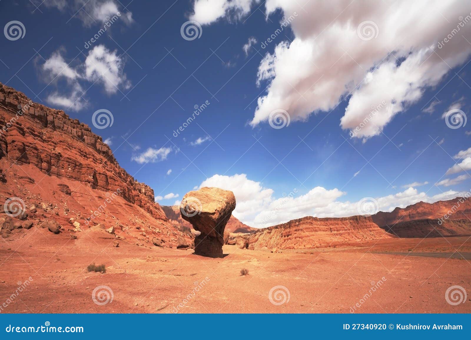 Gorgeous American Red Desert Stock Photo - Image of shadows, park: 27340920