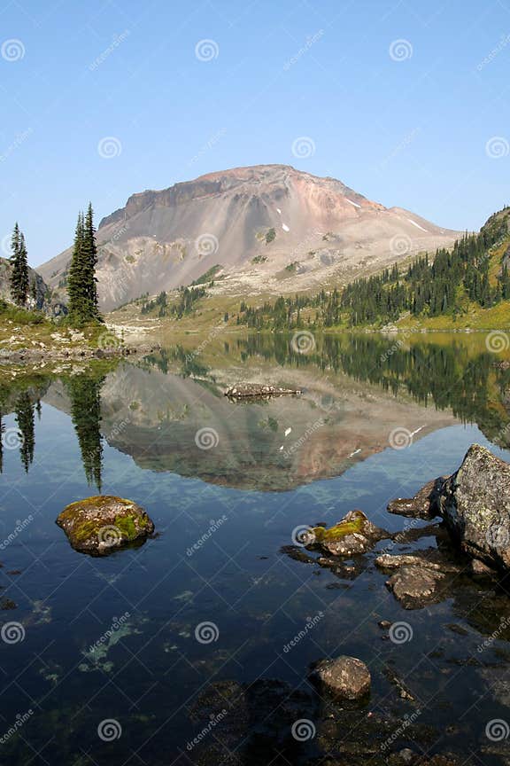 Gorgeous Ring Mountain and Ring Lake Stock Photo - Image of lake, water ...