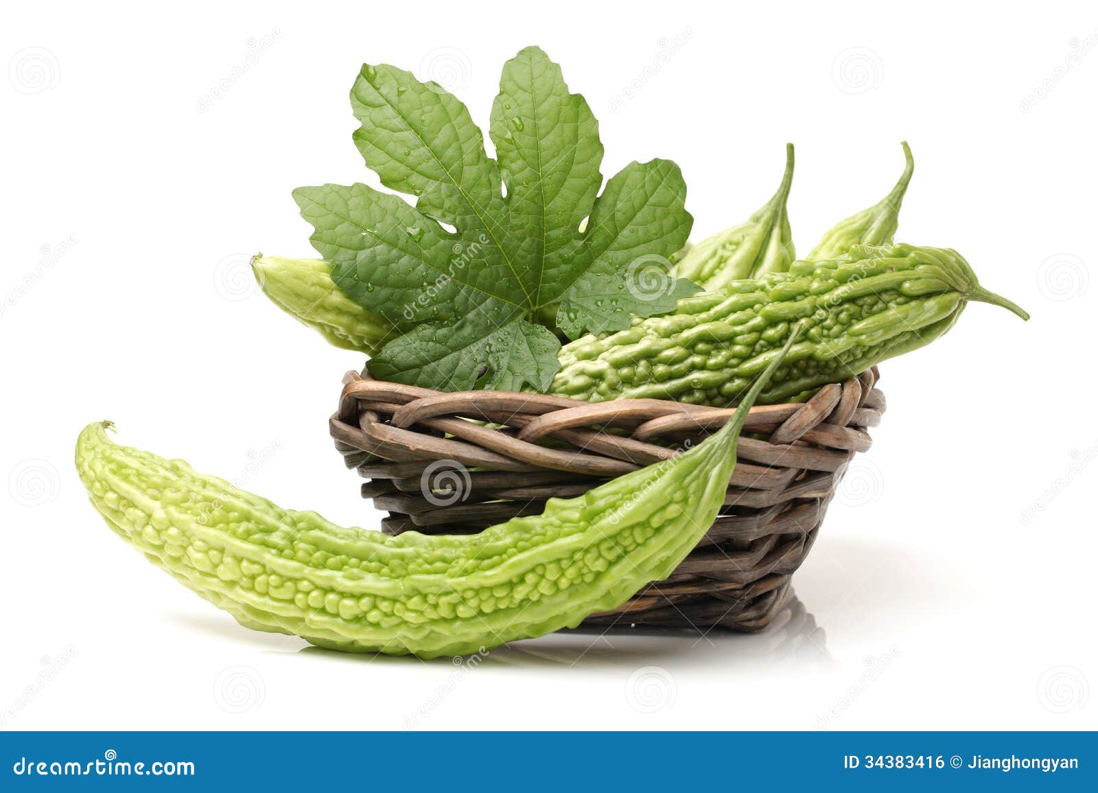 Gorzki melon zdjęcie stock. Obraz złożonej z melona, odosobniony - 34383416