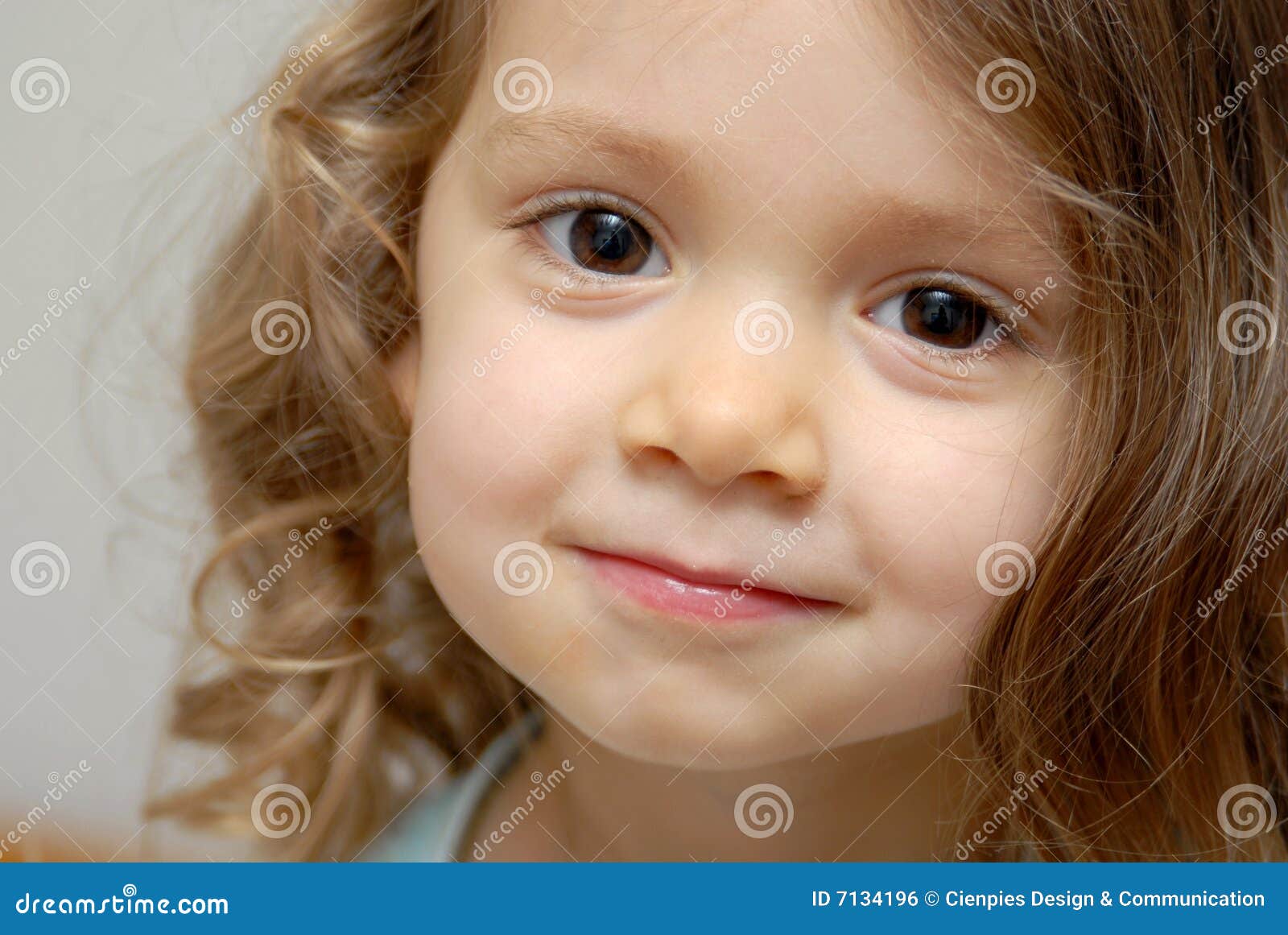 Gosse photo stock. Image du enfant, gens, enfants, yeux - 7134196